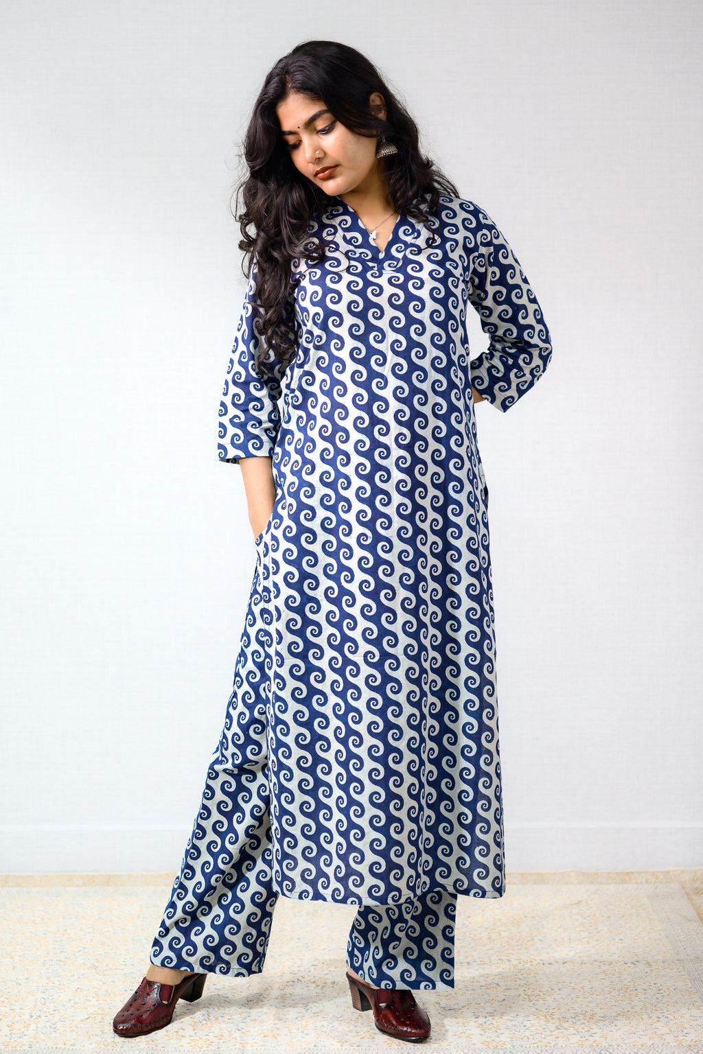 Set of 2- Hansini Indigo Dabu Cotton Kurta & Parallel Pants- Lobha Deepthis