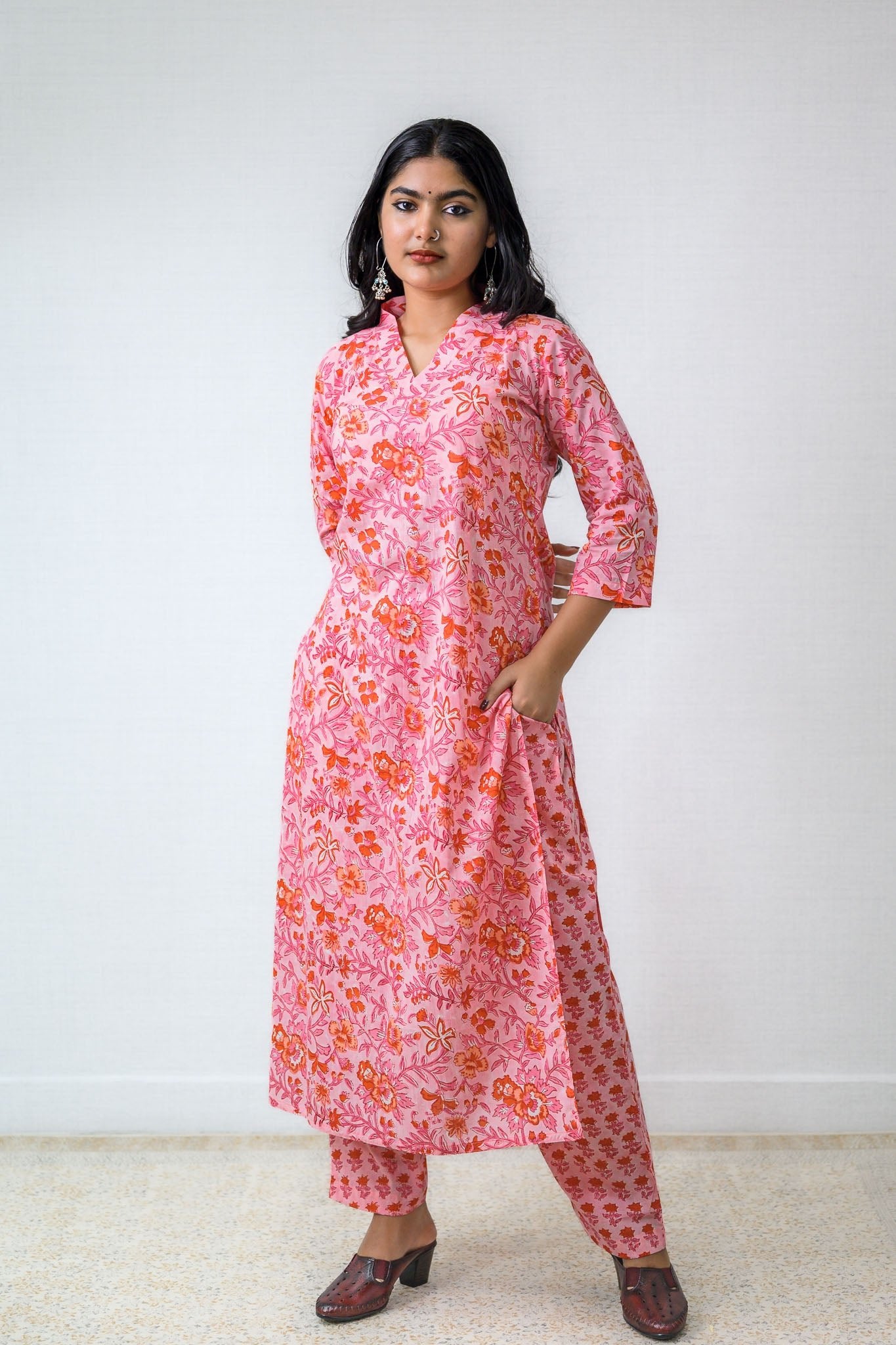 Gulabiya Sanganeri Cotton Straight Kurta and Pants Set- Lobha Deepthis